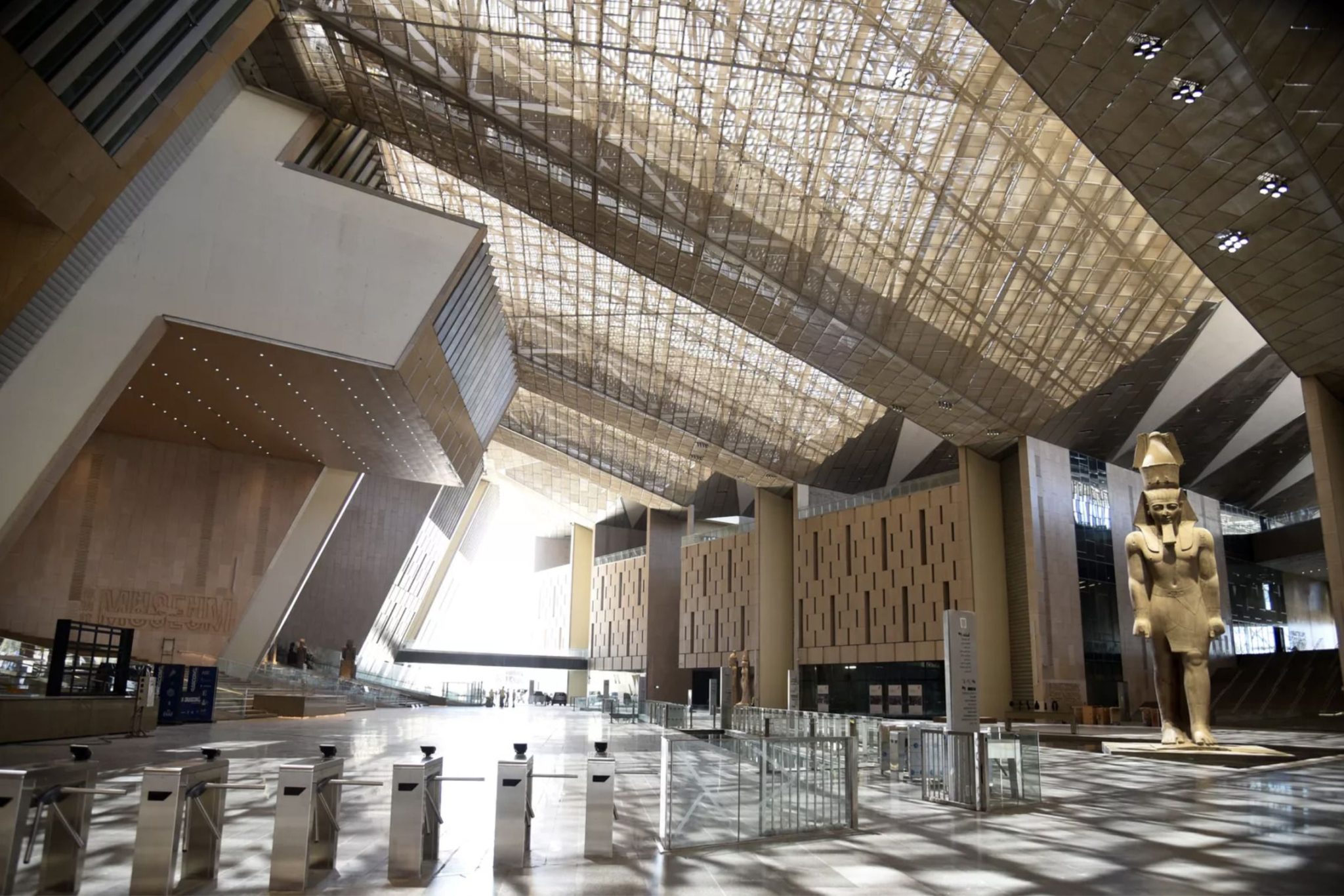 Cidade do Cairo vai finalmente inaugurar seu "Grand Egyptian Museum ...