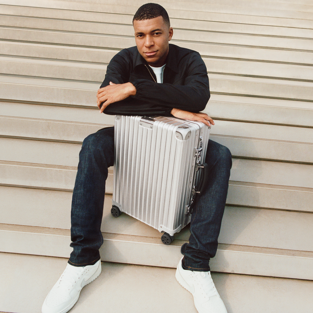 Rimowa apresenta uma nova campanha global com Sir Lewis Hamilton, Rosé ...