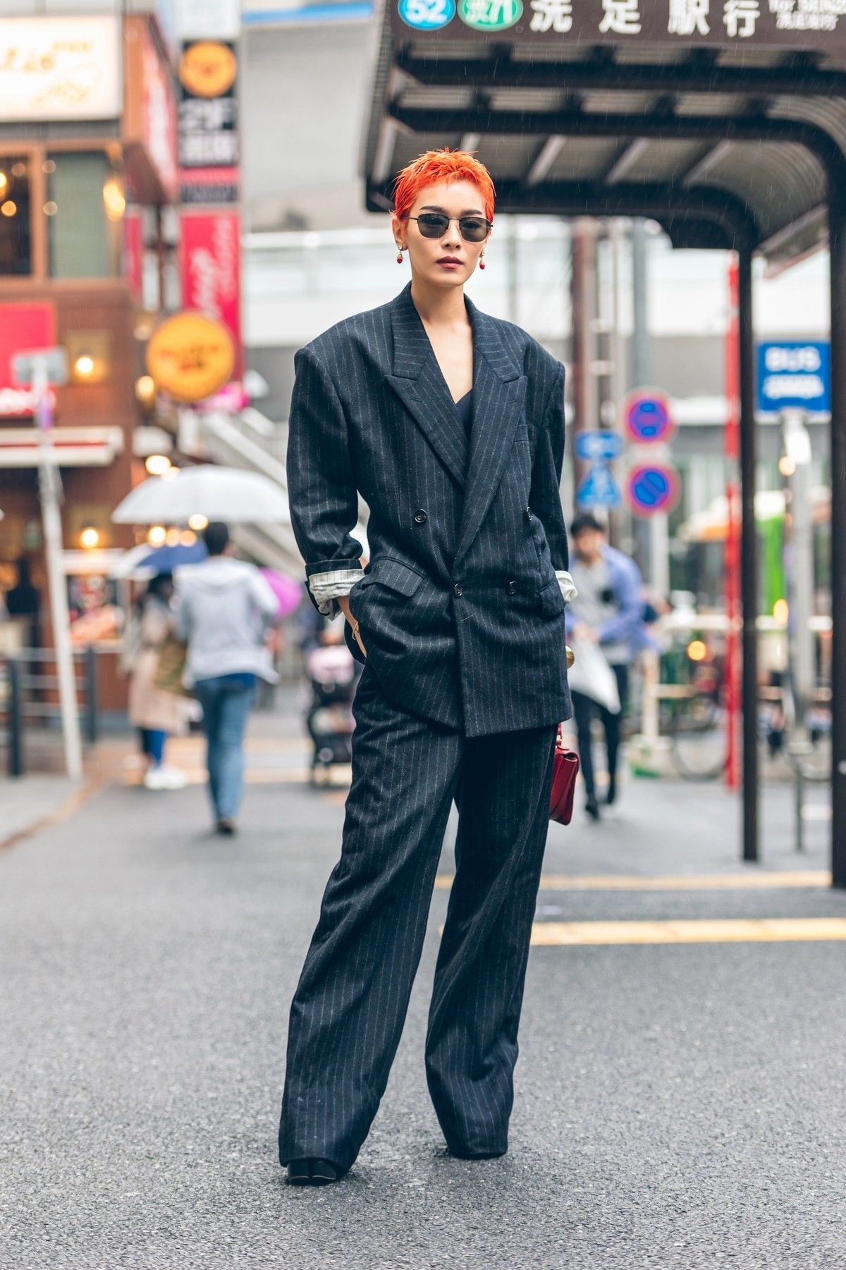 A volta da risca de giz: a estampa clássica que virou tendência nas ...