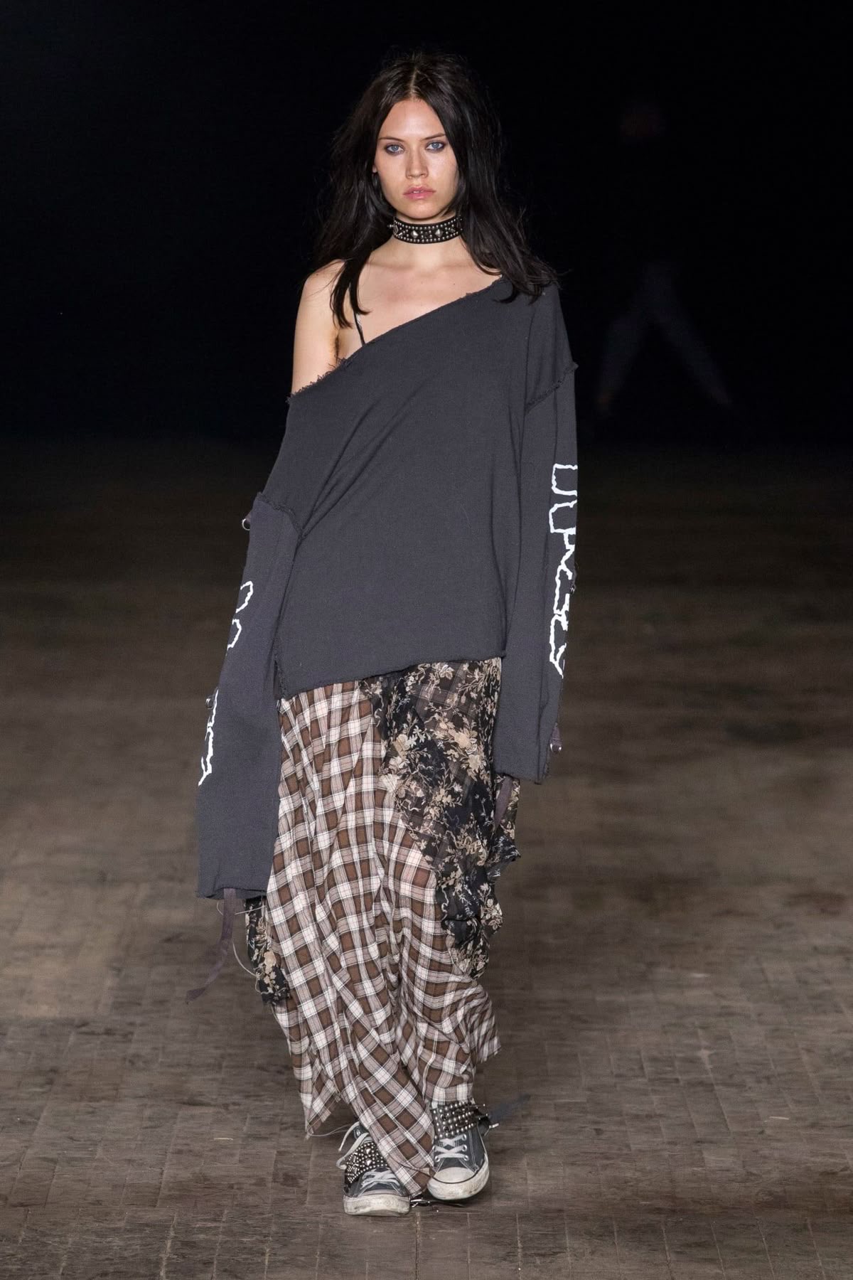 Gothic Core: a trend dark que tomou conta das passarelas e do street ...